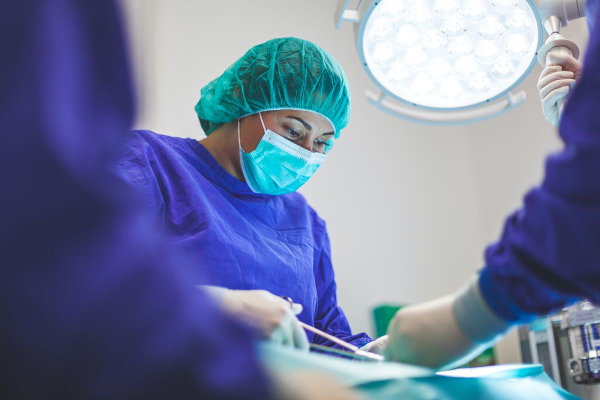 What is a Surgical Technologist? | Health Tech Academy